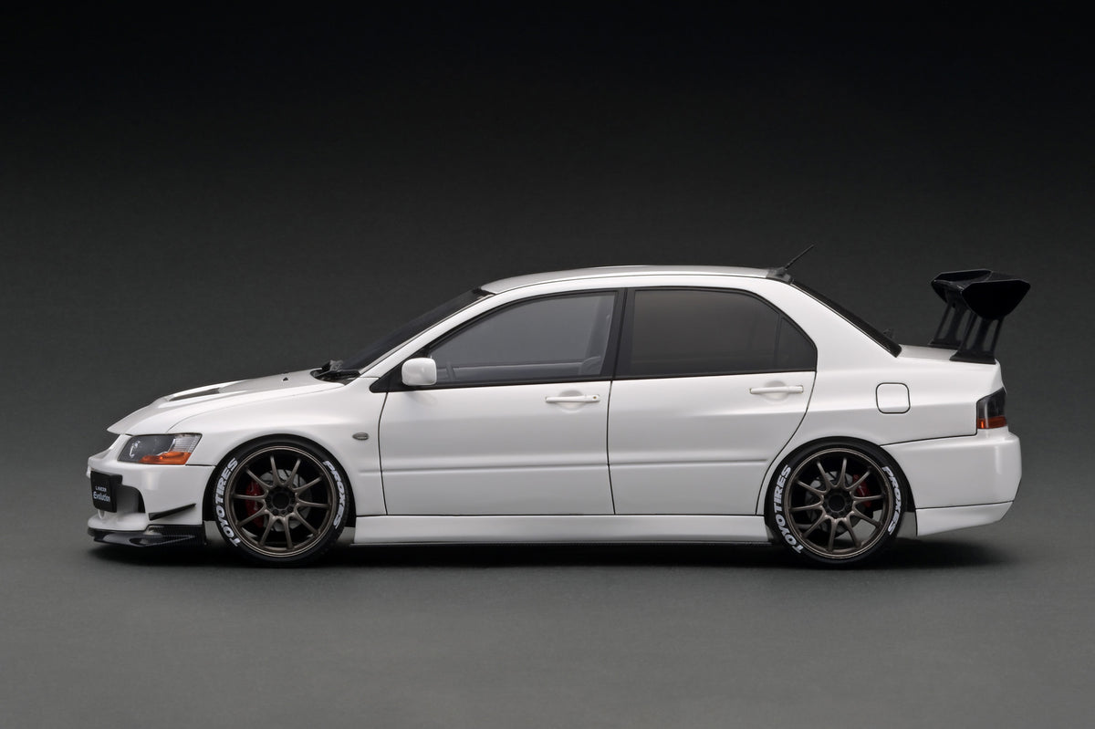 IG2433 Mitsubishi Lancer Evolution IX (CT9A) White With 4G63 MIVEC Eng ...